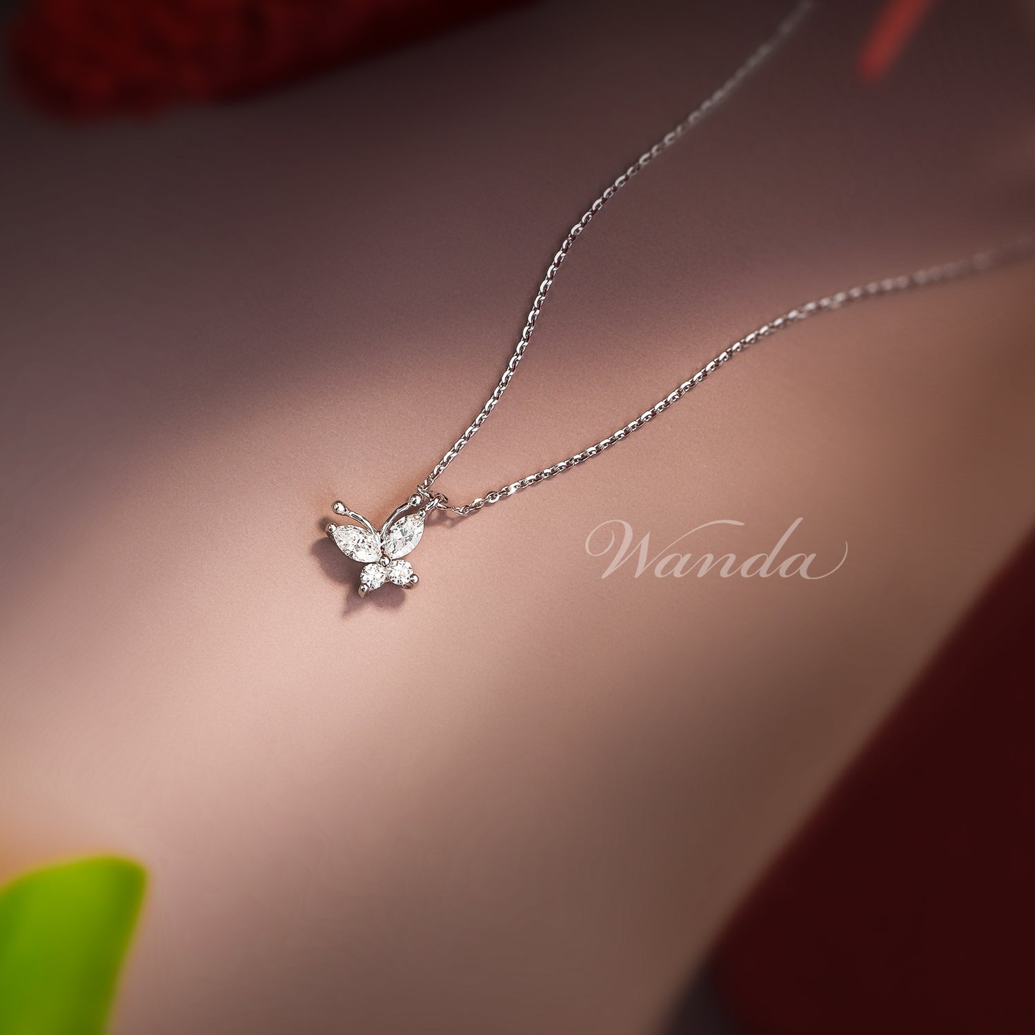 Liontin Emas Terbaru: Perpaduan Seni dan Elegansi untuk Kamu